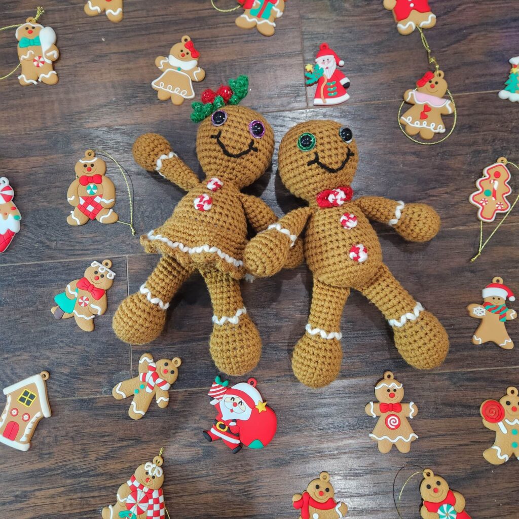 Gingerbread Buddies – CrochetWizzard